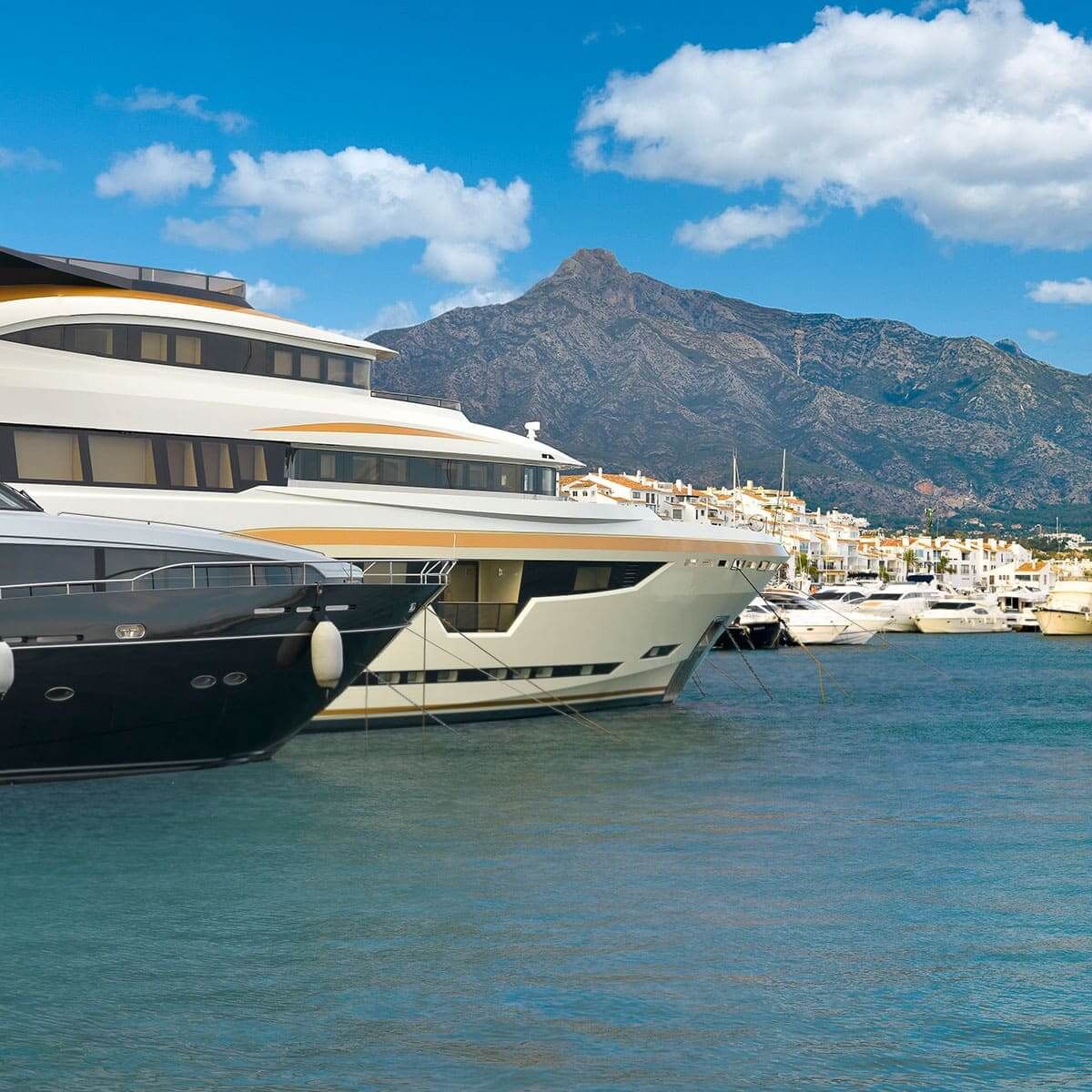 Puerto Banús Guide. Ostentatious and Ultra-Fashionable